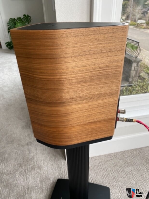 Sonus Faber Sonetto II w/ Stands Photo #4415866 - US Audio Mart