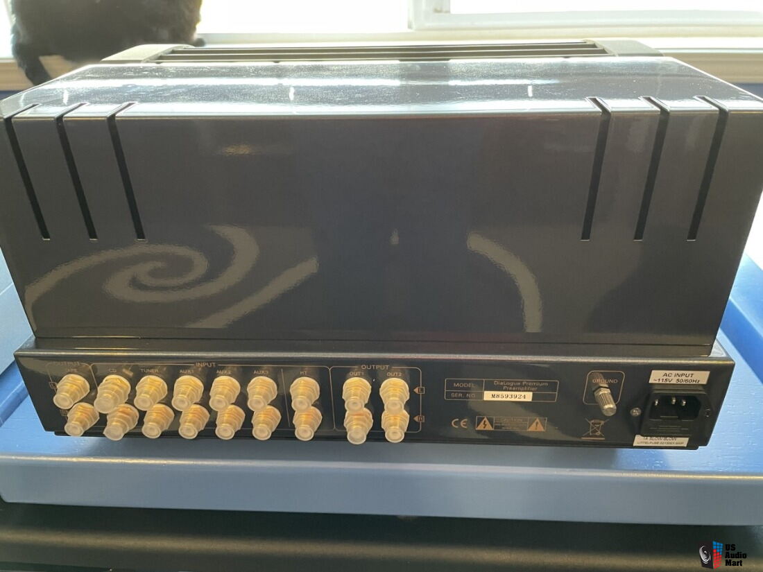Primaluna Dialogue Premium Preamplifier Photo #4421449 - Canuck Audio Mart