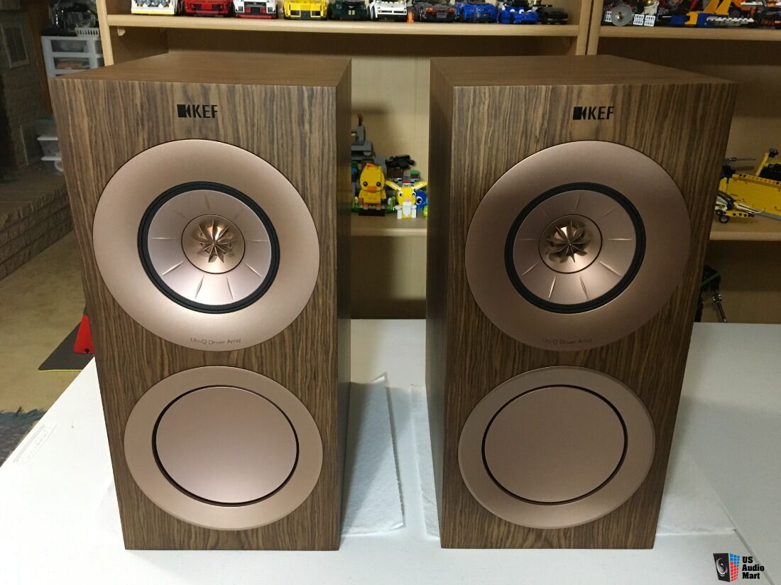 KEF R3 Loudspeakers Walnut Pair Photo #4421554 - US Audio Mart