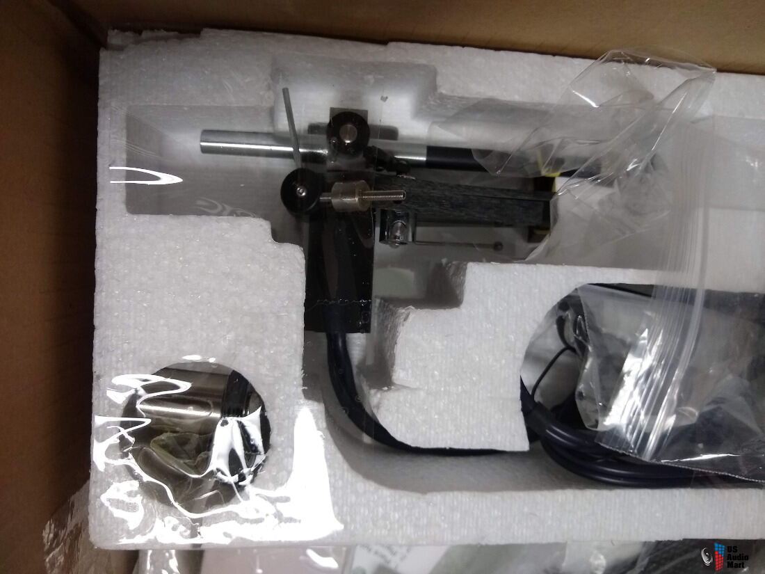 Funk Firm VECTOR 5 with FX3 Tonearm NIB Photo #4432379 - US Audio Mart