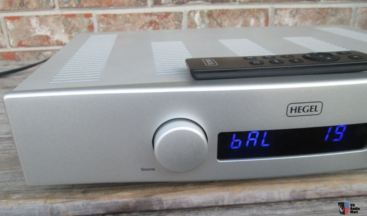 Hegel H80 Analog Integrated amp with New Hegel remote Photo #4444204 ...