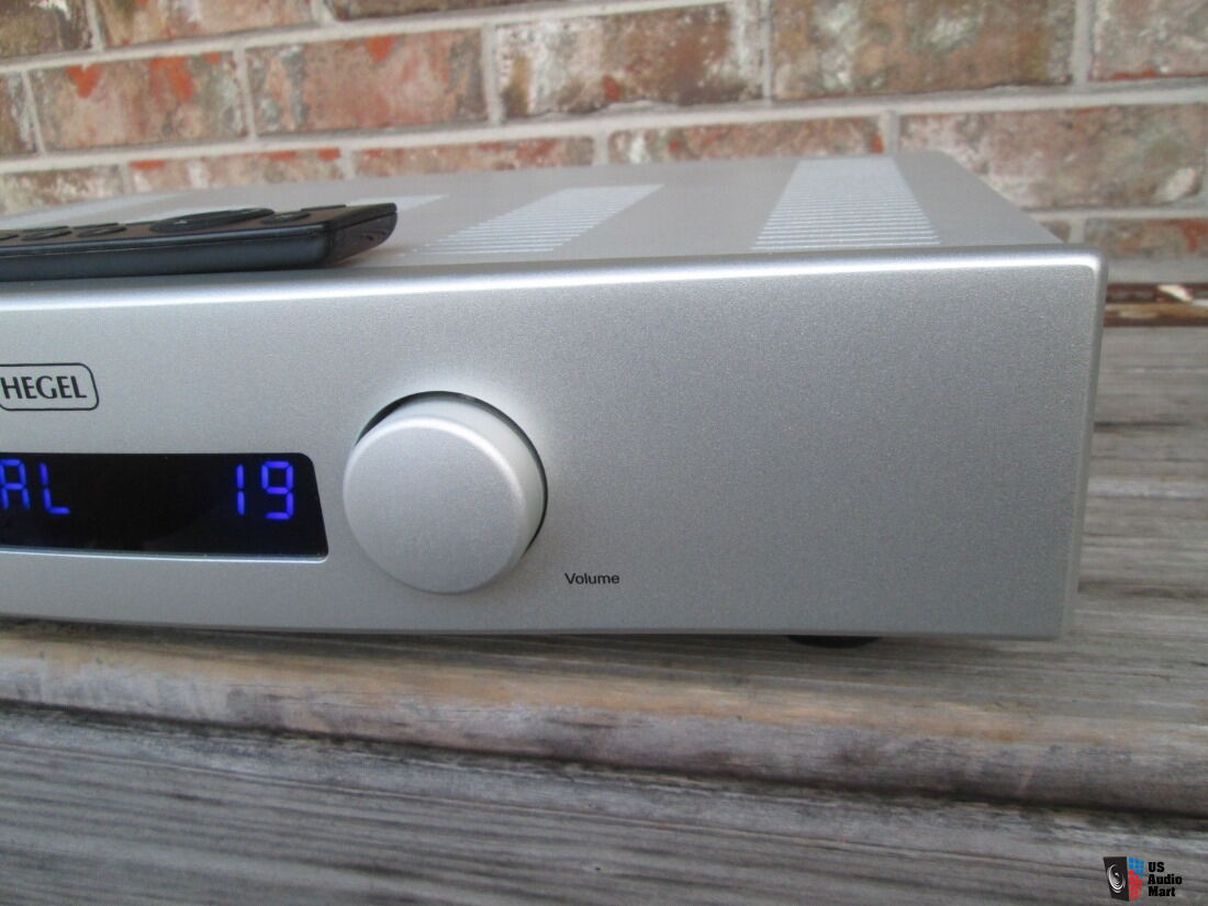 Hegel H80 Analog Integrated amp with New Hegel remote Photo #4444205 ...