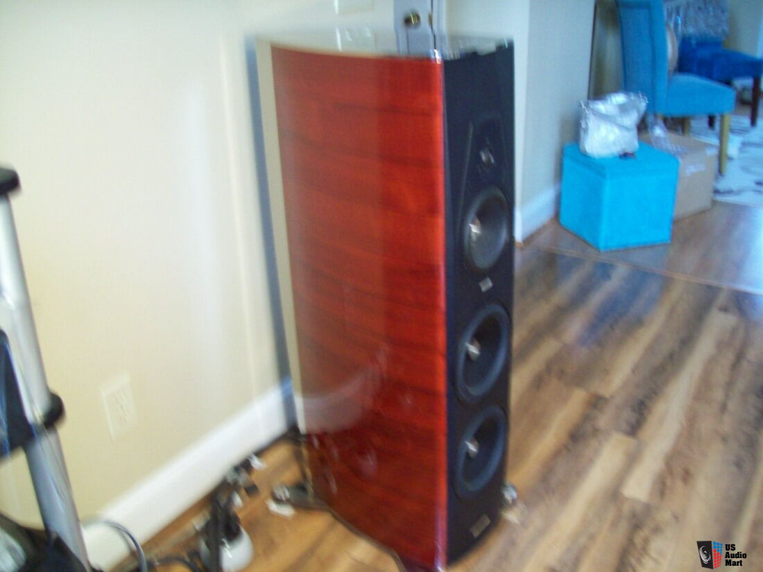 Sonus Faber, Amati Futura, In The Desirable Violin Red! For Sale - US ...