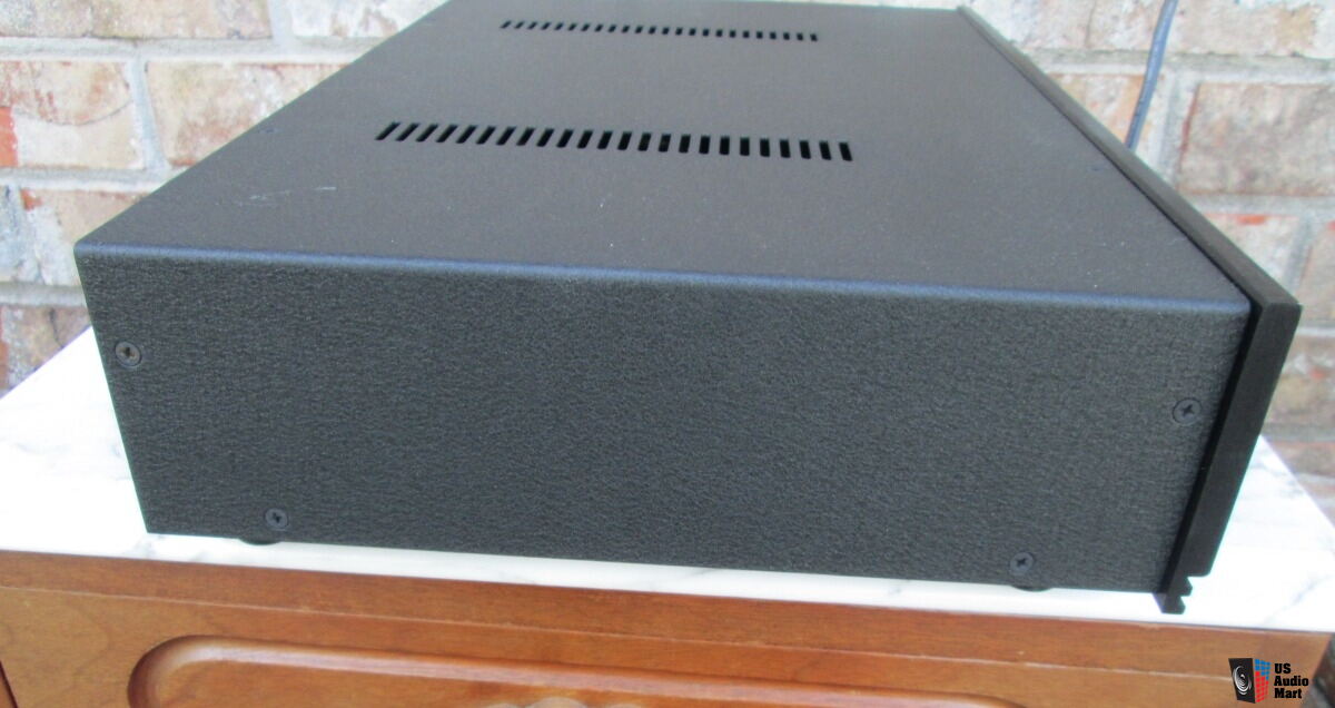Anthem TLP-1 Preamplifier/tuner with Sub out and crossover Photo ...