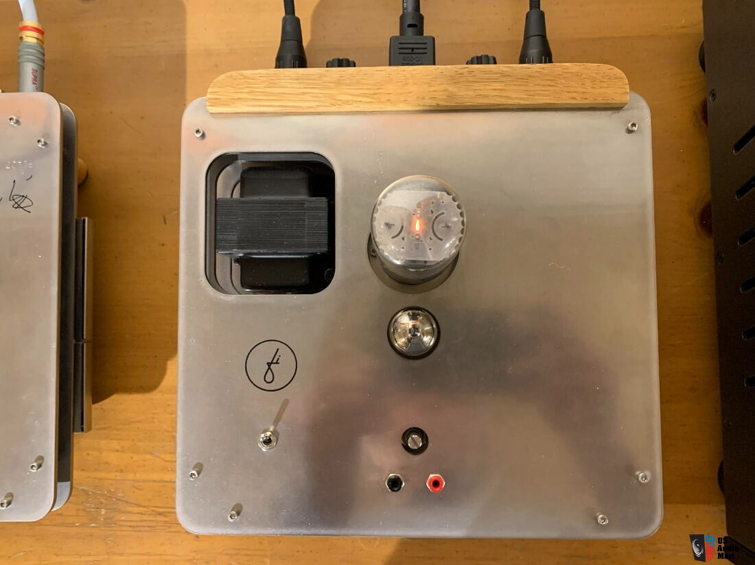 Don Garber Fi Preamp with phono stage and seperate power supply Photo ...