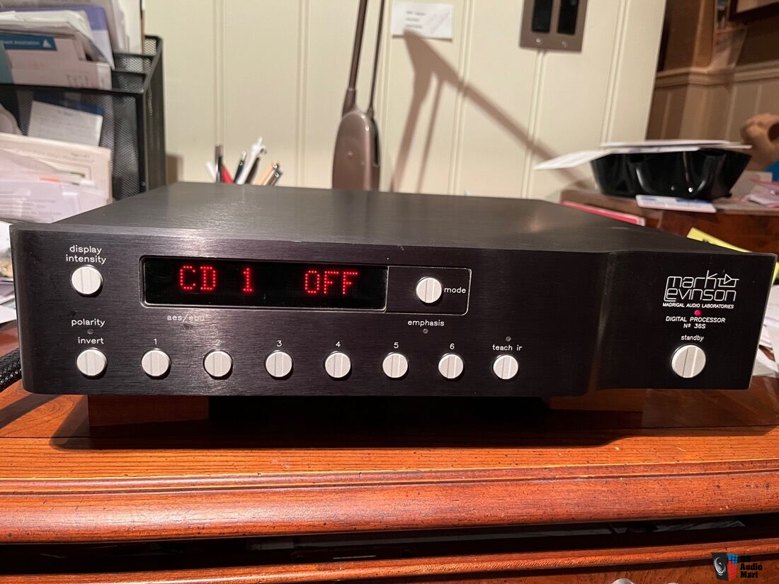 Mark Levinson No. 36S with PS Audio Radian power cord with angled plug ...