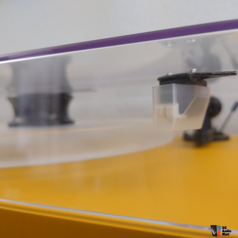 Pro-Ject / Project Debut Carbon Evo Turntable Record Player (Yellow ...
