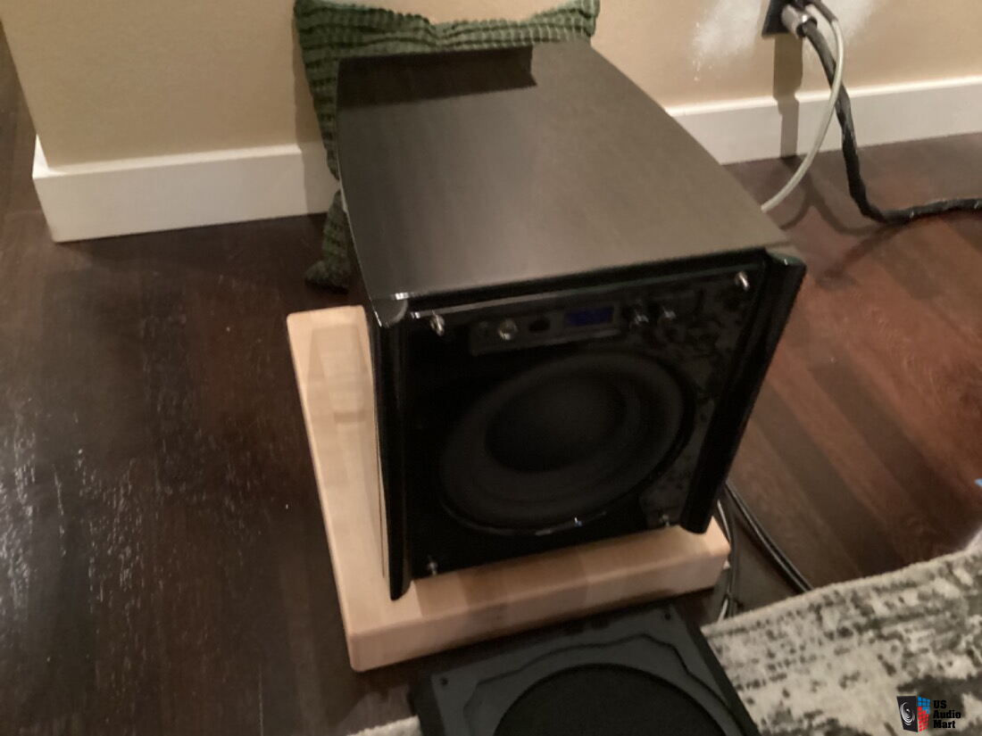 Velodyne DD + 10 Photo #4482285 - US Audio Mart