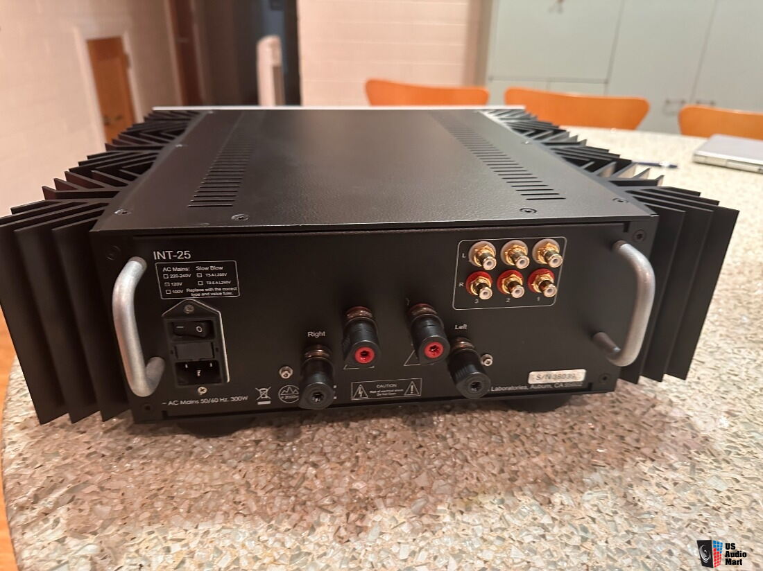 Pass Labs Int-25 Photo #4491306 - US Audio Mart