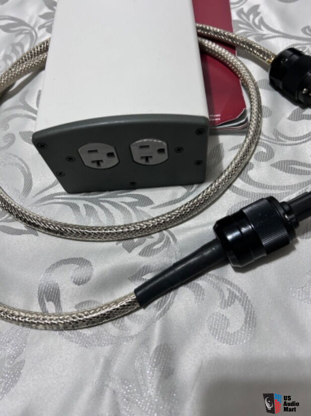 PS Audio Ultimate Outlets 15A High Current + Analysis Plus Power Oval ...