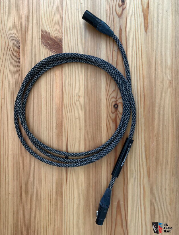 HiDiamond - Diamond 3 Signal AES Interconnects - 1 m Pair Photo ...