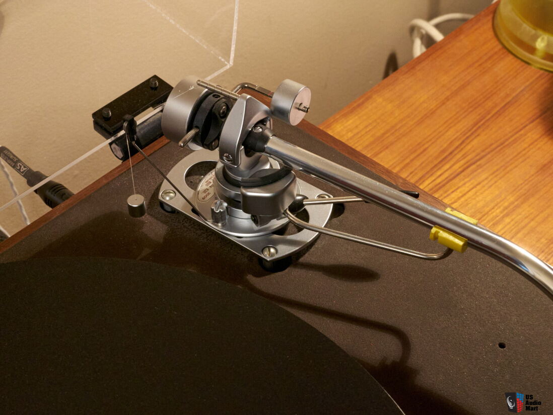 Vintage AR turntable equipped with SME 3009 arm and Shure SC35C ...