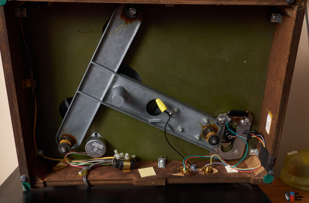 Vintage AR turntable equipped with SME 3009 arm and Shure SC35C ...