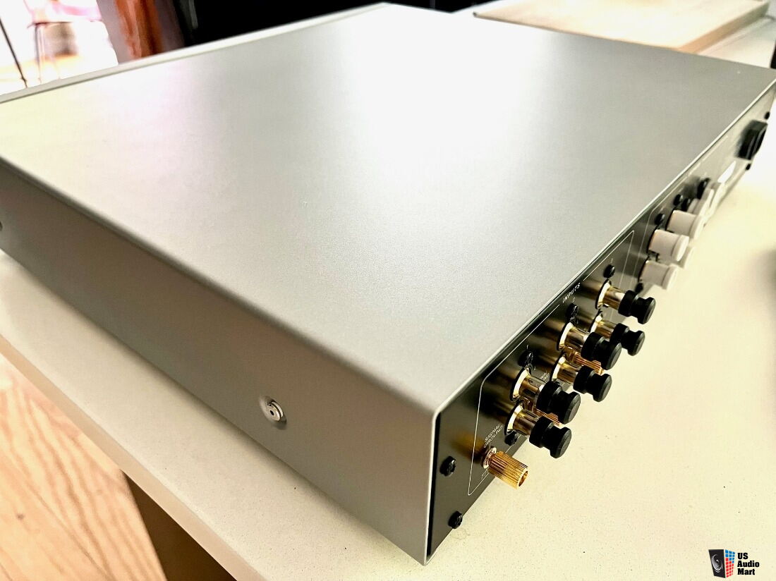 Luxman EQ-500 Phono Preamplifier Photo #4513447 - Canuck Audio Mart