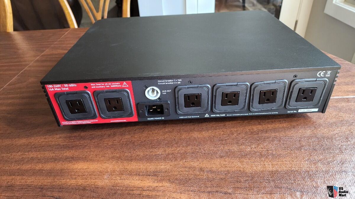 Isotek Power Conditioner- Aquarius 5- new model Photo #4517798 - US ...
