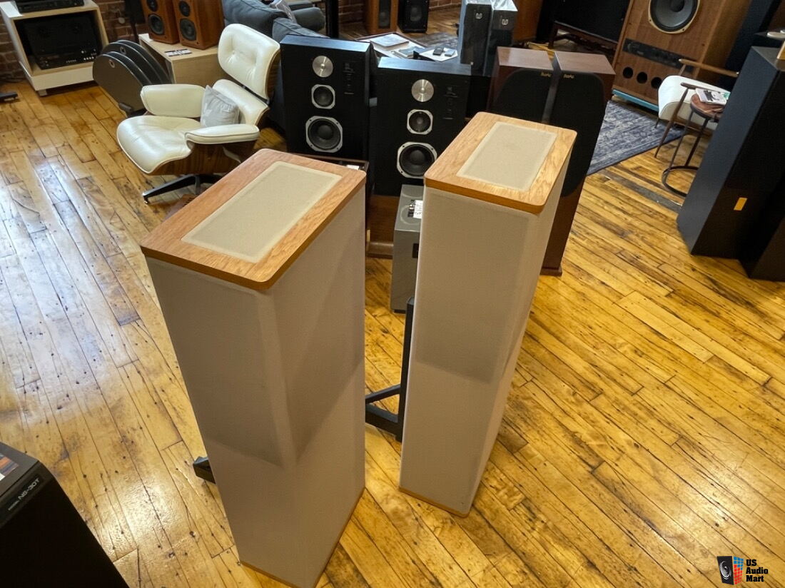 Vandersteen, Model 3 (RARE Sand Colored OEM Socks) Photo #4521202 - US ...