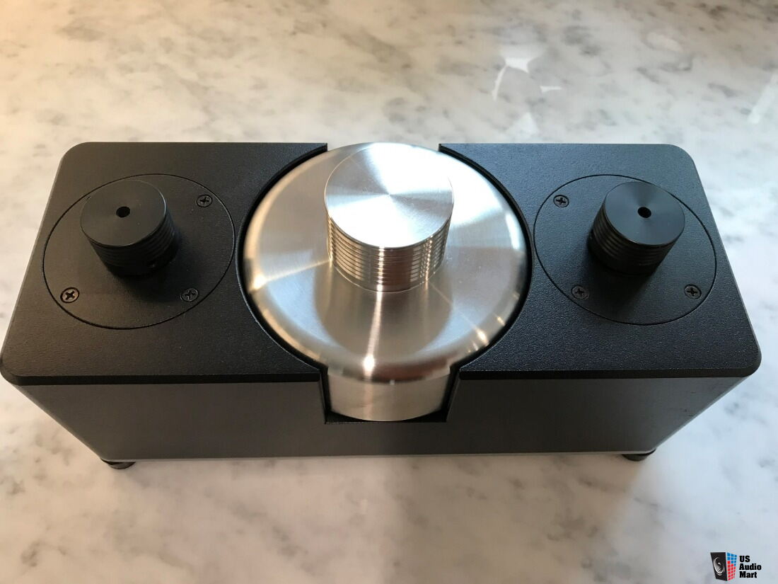 VPI Avenger Turntable with Reference Level Upgrades Photo #4527895 - US ...