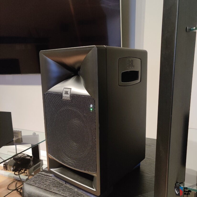 1 pair JBL708P 8" Bi-Amplified Master Reference Monitor. Almost new