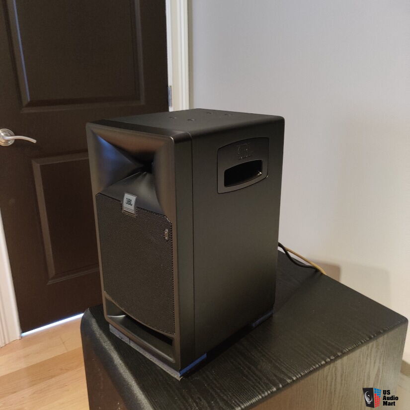 1 pair JBL708P 8" Bi-Amplified Master Reference Monitor. Almost new