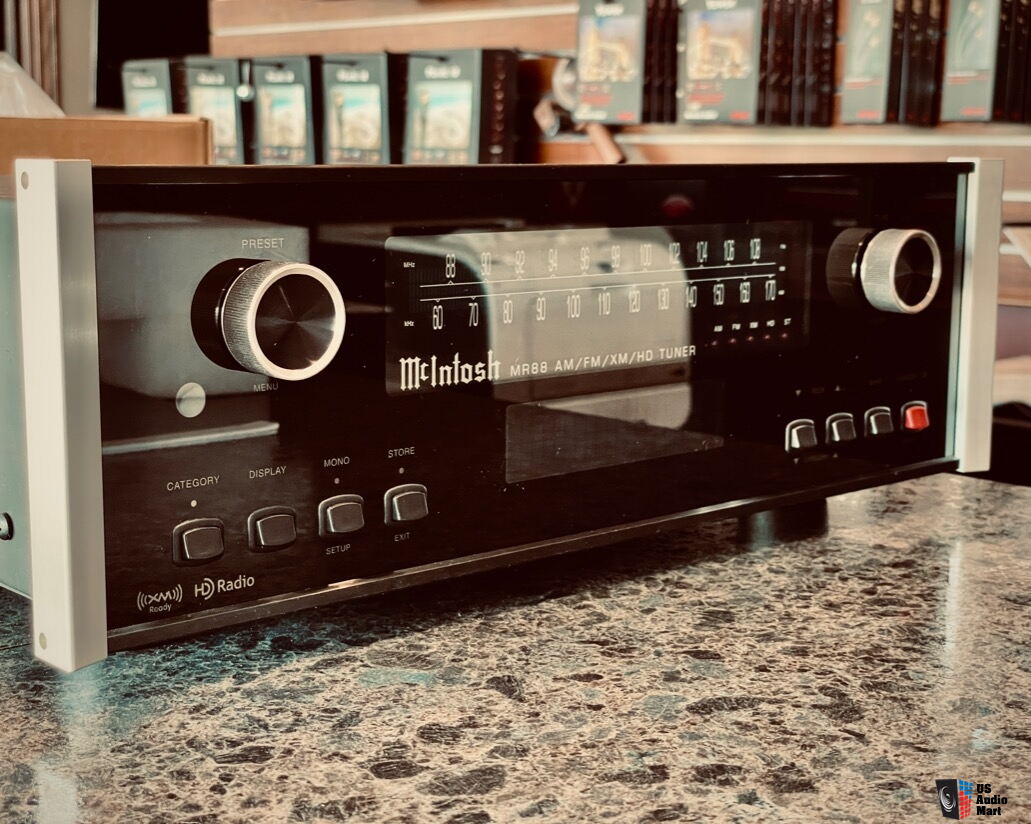 McIntosh MR88 Tuner - Original Box, Manual,Remote & Antenna Photo ...