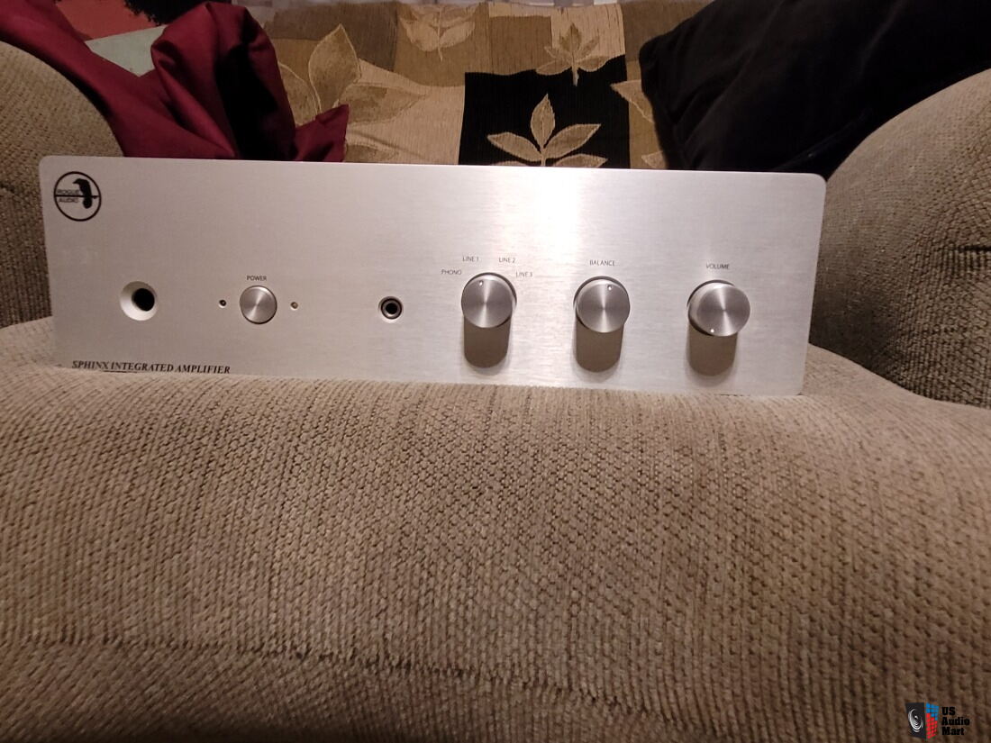 Rogue Sphinx V1 Hybrid Integrated Amplifier in Excellent Condition For ...
