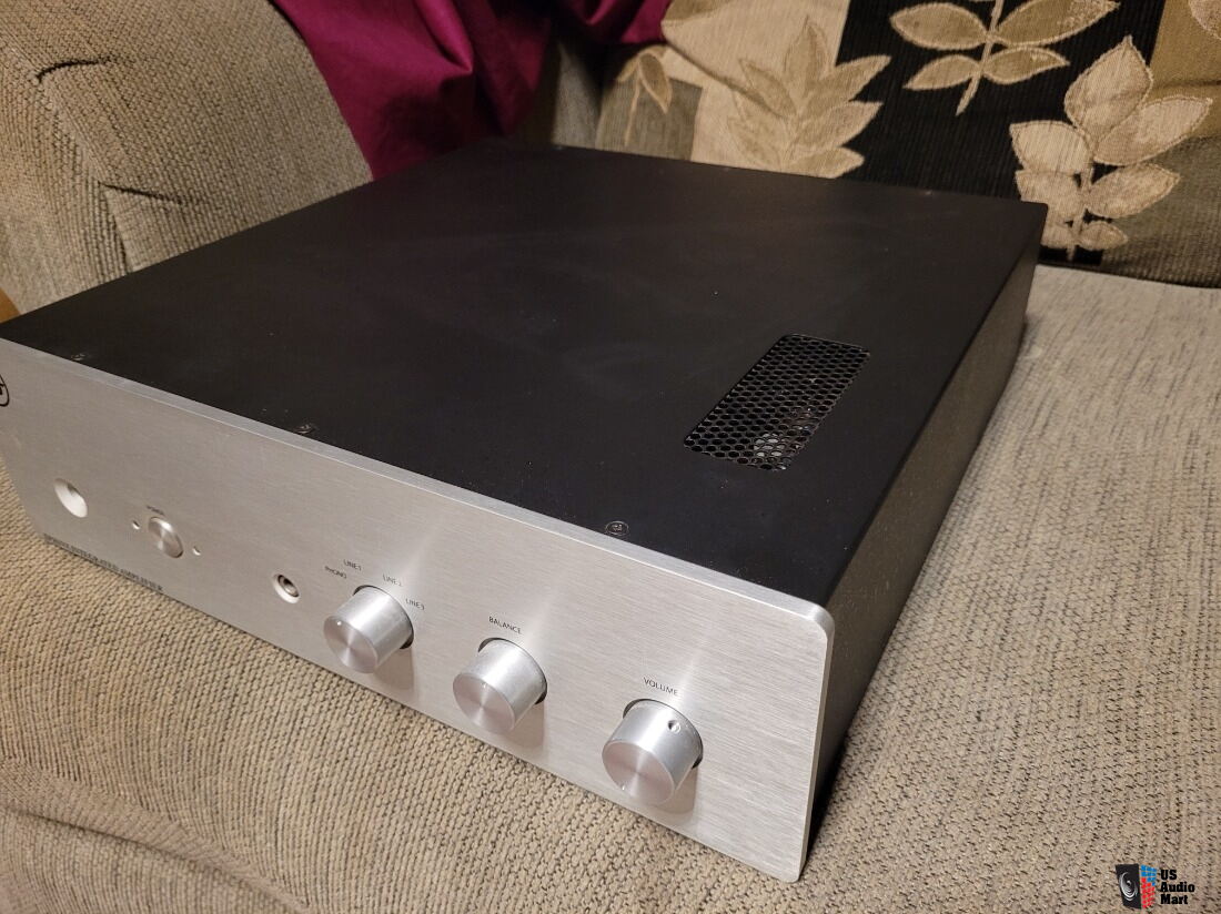Rogue Sphinx V1 Hybrid Integrated Amplifier in Excellent Condition ...