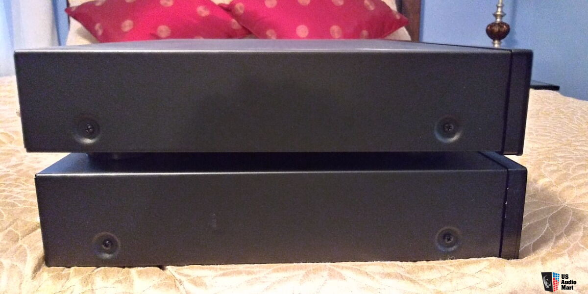 Outlaw Audio M2220 Power Amplifier pair monoblocks, EXCELLENT Condition ...