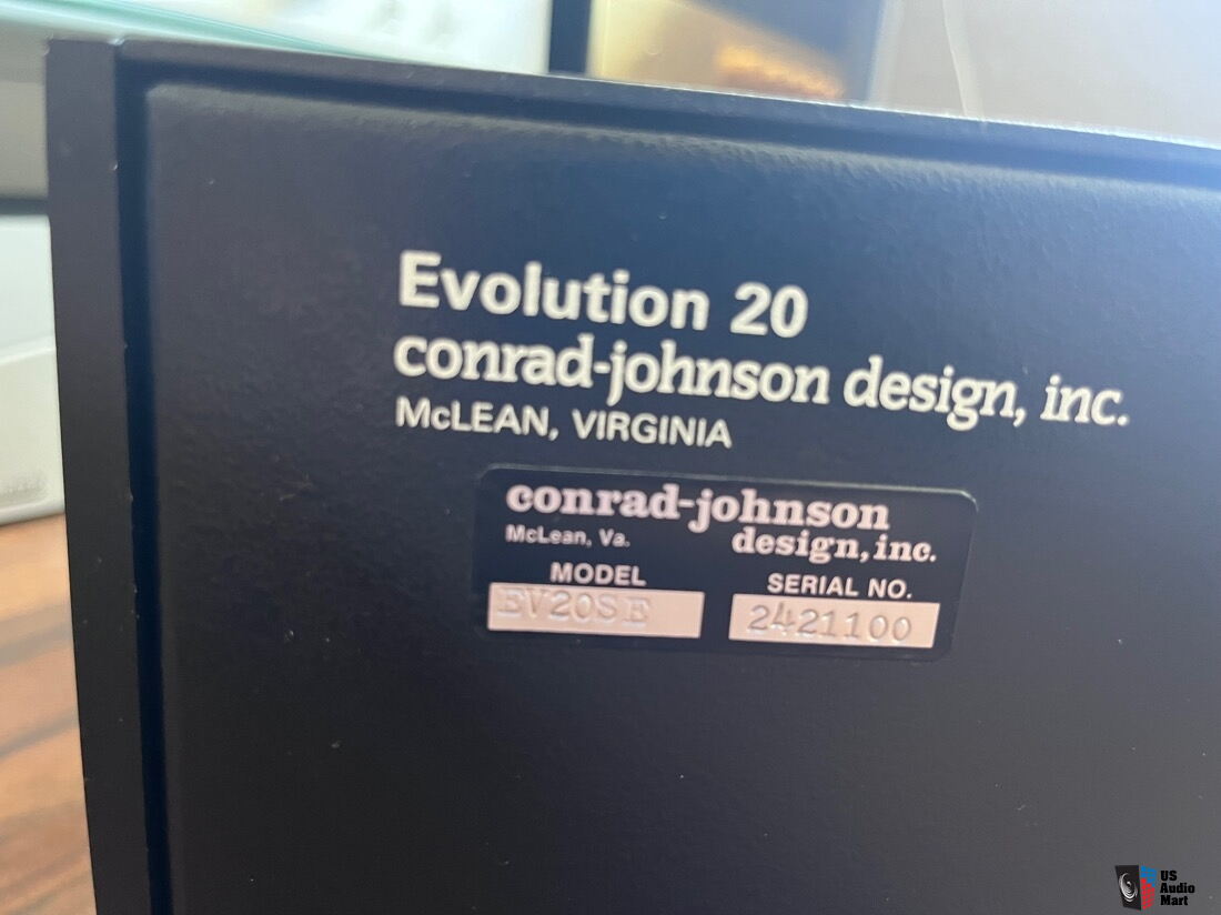 Conrad Johnson Evolution 20SE preamp with phono stage Photo #4553191 ...
