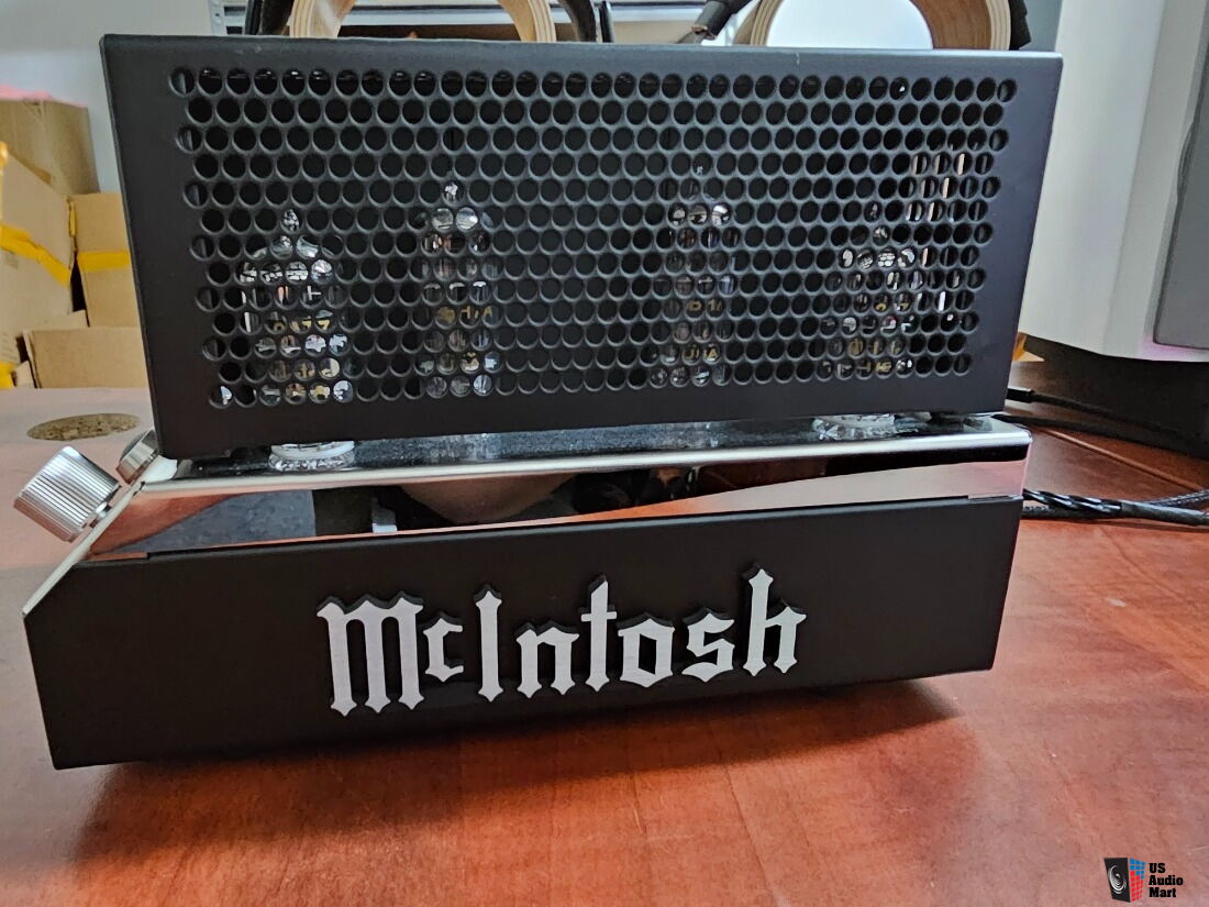 McIntosh MHA200 MHA200 2-Channel Vacuum Tube Headphone Amplifier Photo ...
