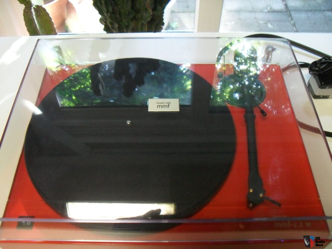 music hall 2.2 le red gloss turntable Photo #4574662 - US Audio Mart
