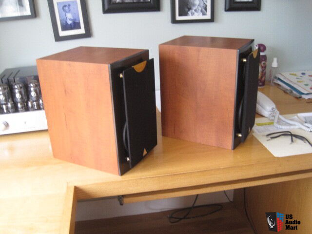Triangle Acoustics Titus 202 *MINT Photo #458392 - Canuck Audio Mart