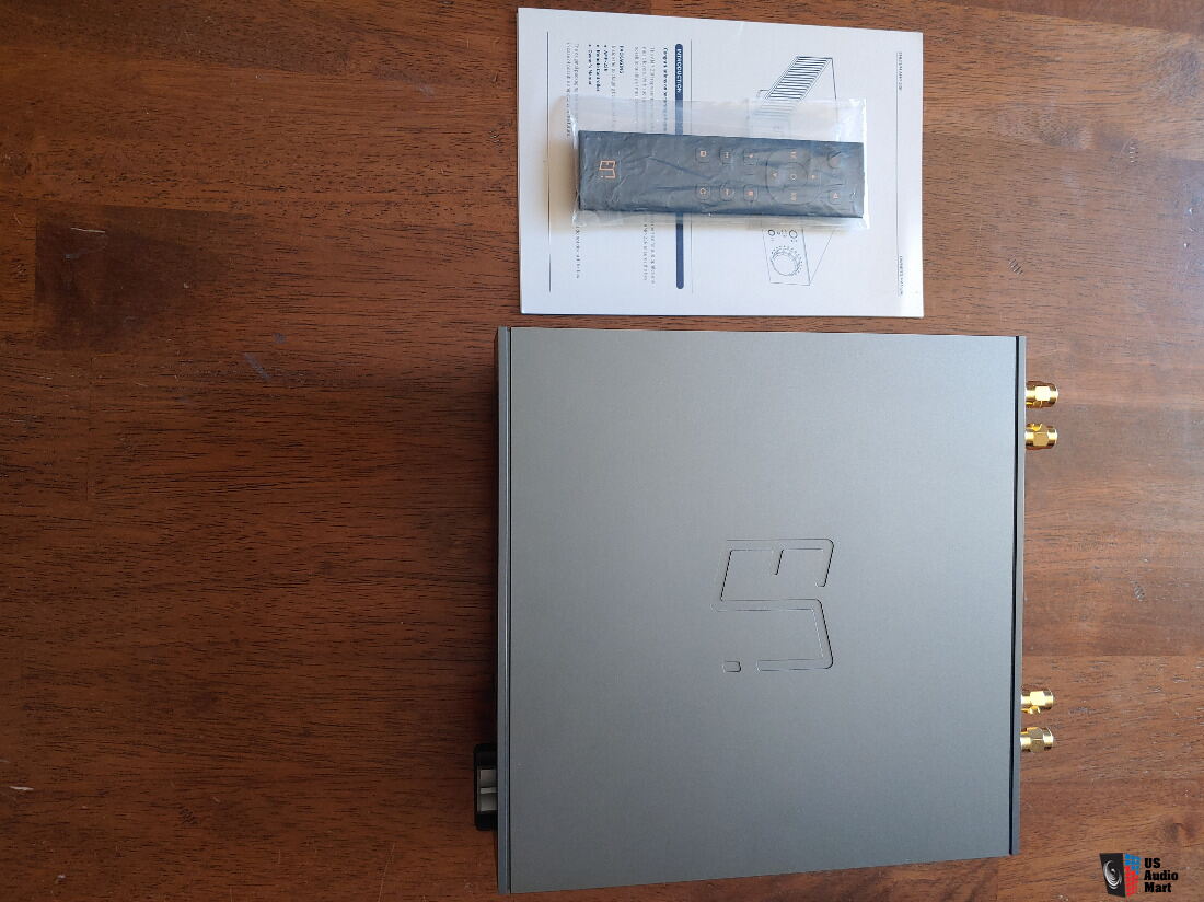 Enleum Amp - 23R w/ anti-vibration feet, remote, complete, in original ...