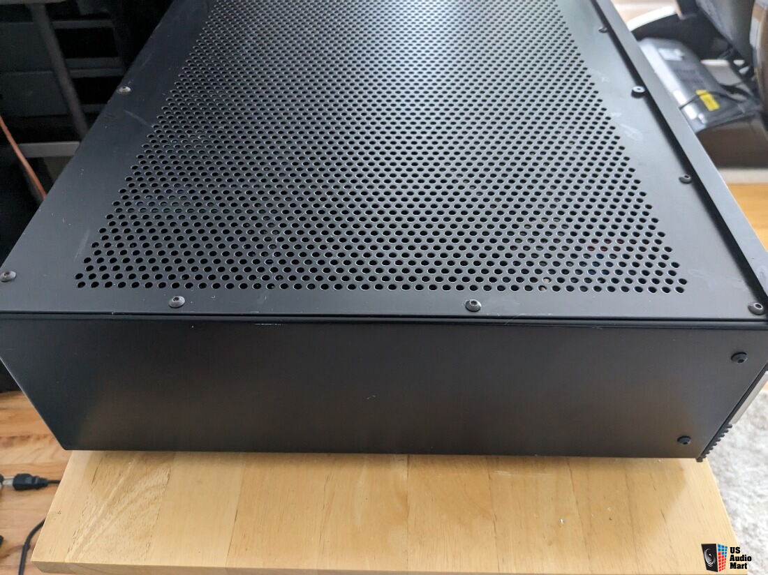 Adcom GFA 7605 125 x 5 Watts @ 8 ohms Excellent working condition Photo ...