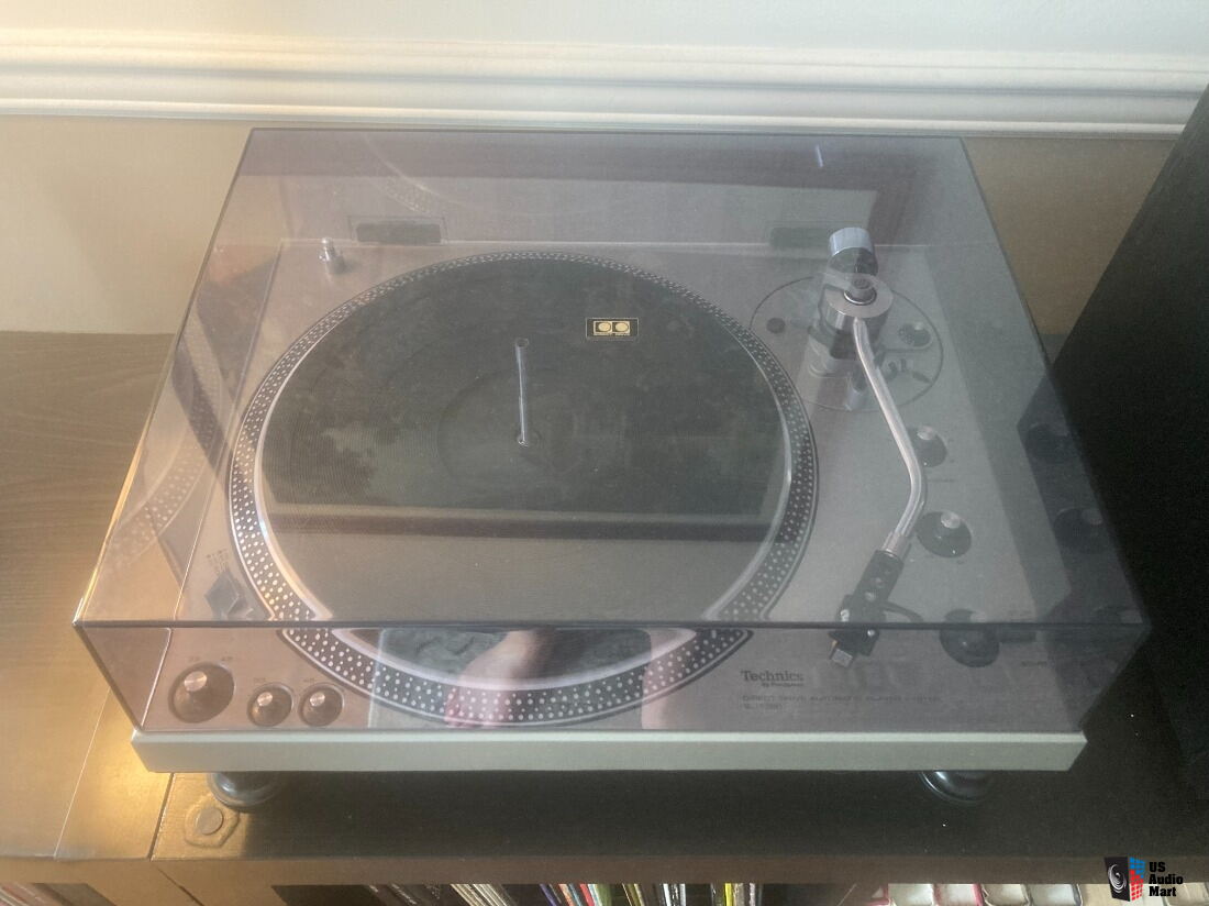 Technics SL-1360 Six-Disc Changer, working, with BOTH STACKER SPINDLES ...