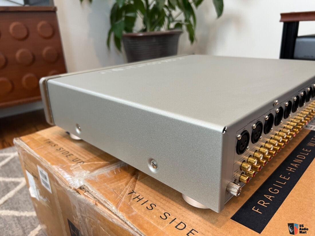 Parasound P7 Fully Analog Preamp with Great Phono Section! Photo ...