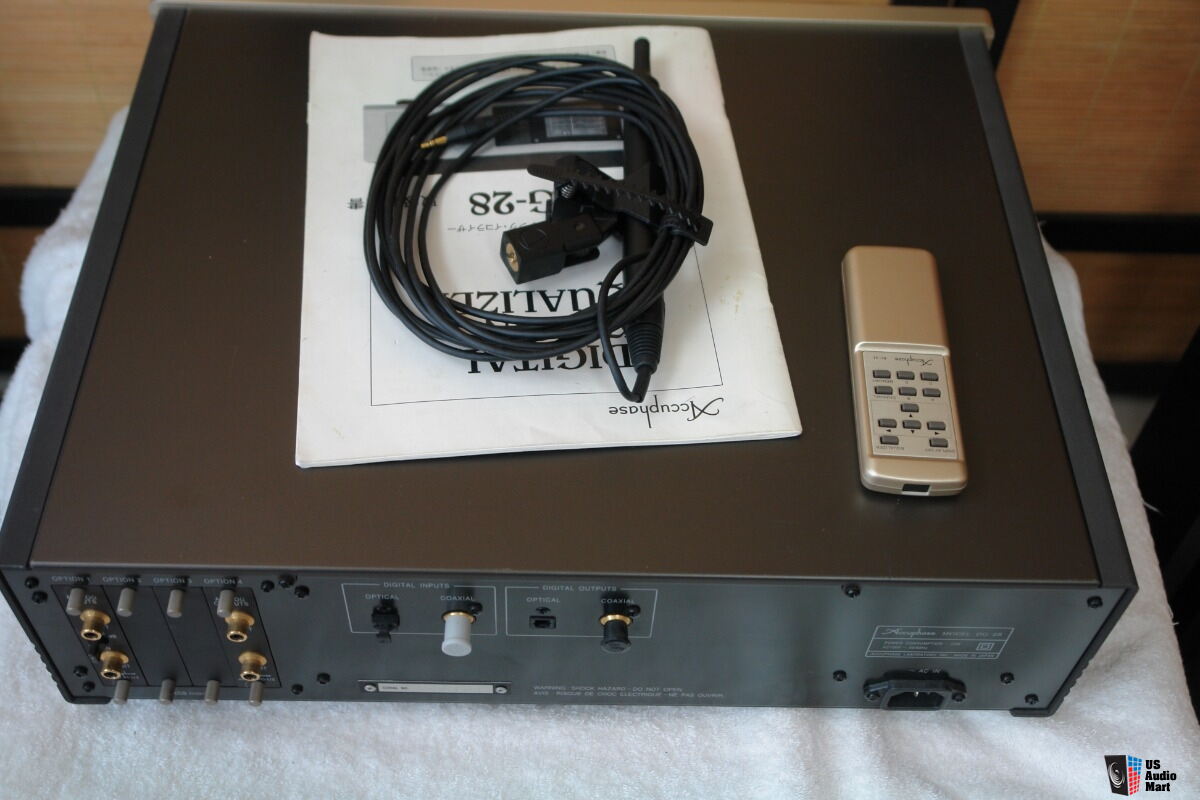 Accuphase DG-28 DIGITAL EQUALIZER with AI-U1 and AO-U2 OPTION BOARDS ...