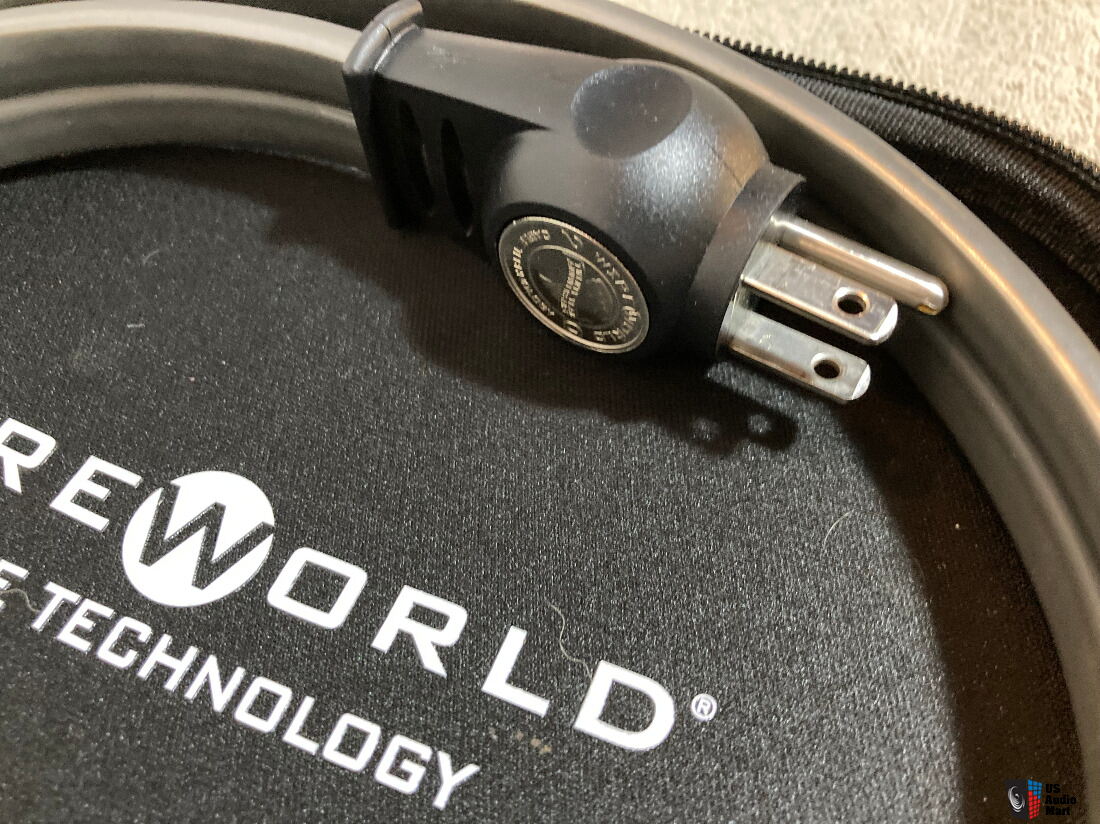 Wire World Silver Electra 7 Power Conditioning Power Cord Photo ...