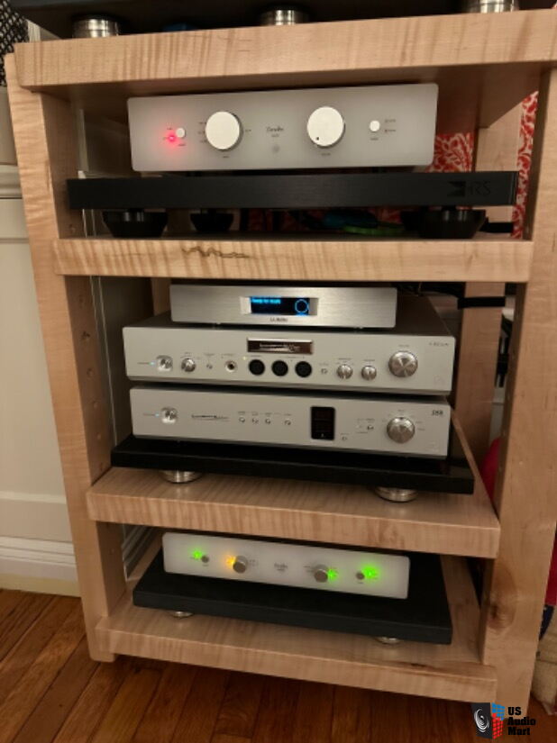 Luxman P-750u Headphone Amplifier - immaculate and priced to move Photo ...