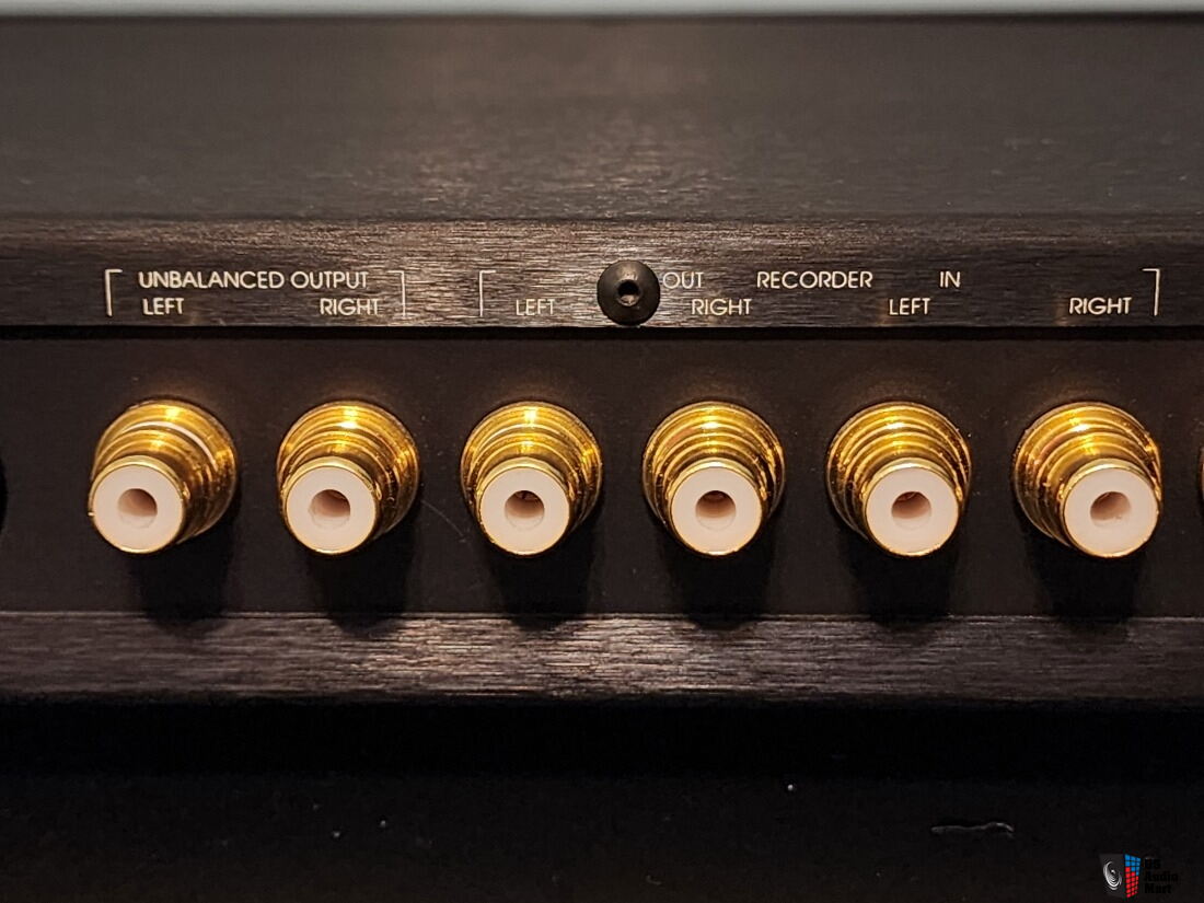 Coda Model 11 Class-A Amplifier and Model 02b FET Preamplifier Photo ...