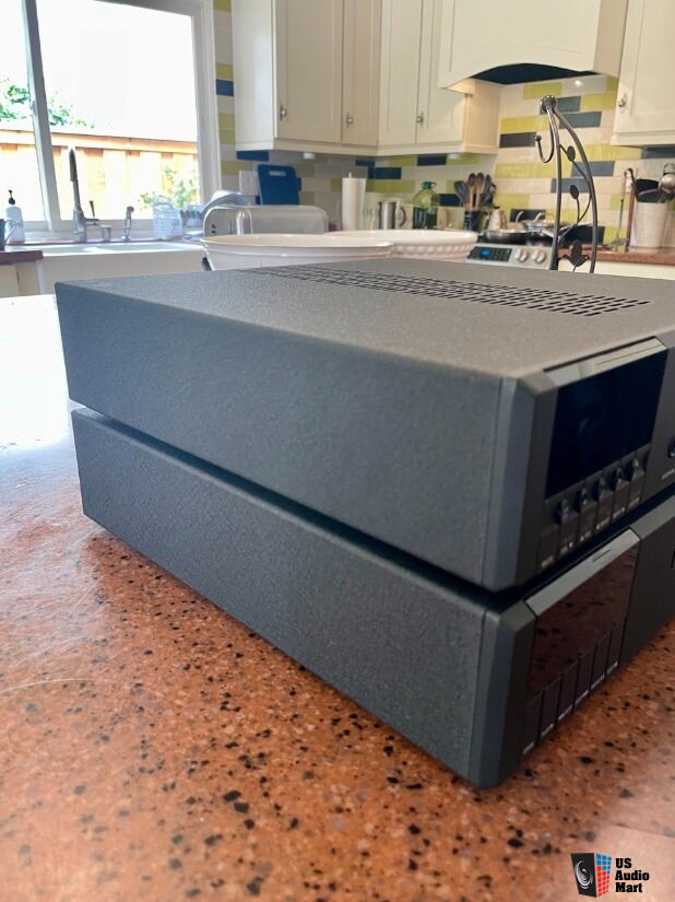 Complete Linn System: Wakonda Pre Amp, LK100 Power Amp and Mimik II CD ...