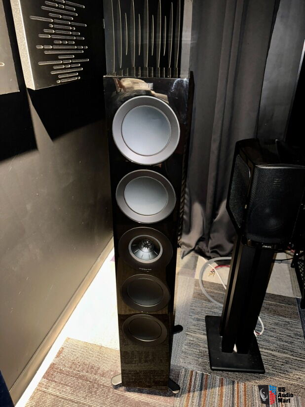 Near Mint KEF R11 non Meta Photo #4630365 - US Audio Mart