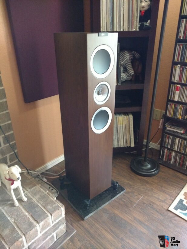 KEF R700 Speakers in Walnut Photo #4647961 - US Audio Mart