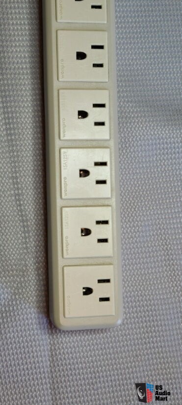 WireWorld Electrifier power center Photo #4652674 - US Audio Mart