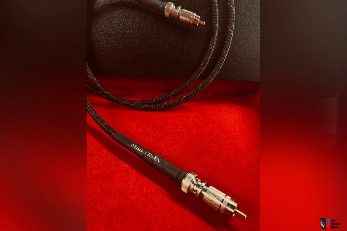 Black Cat Cable - 1 Meter Mini-Tron Digital Cables Photo #4662329 - US ...