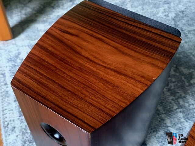 Era Design 4 Bookshelf Speakers in Beautiful Rosewood Veneer Photo ...
