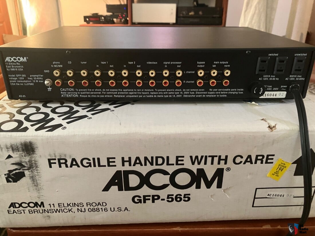 Adcom gfp 565 excellent Photo #4674928 - US Audio Mart