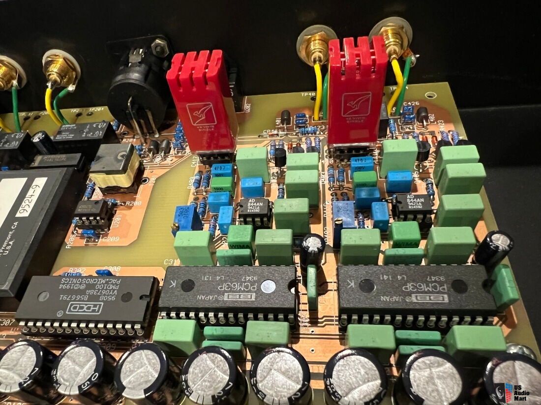 Aragon D2A2 DAC with HDCD updated with Burson V6 Vivid opamps Photo ...
