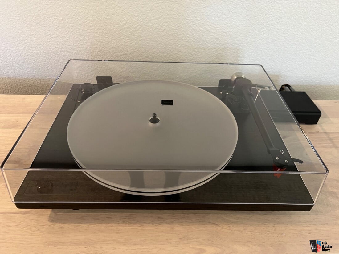 U-Turn Orbit Theory Turntable with Ortofon Bronze Cartridge. No phono ...