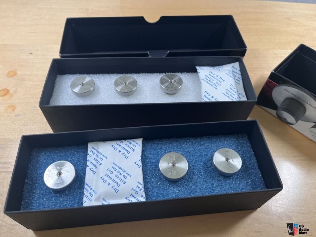Stillpoints Ultra Mini (Silver, Set of 3) Photo #4702959 - US Audio Mart