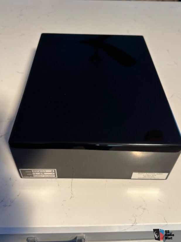 Silent Running Audio Ohio Class XL isolation stand (black gloss) Photo ...
